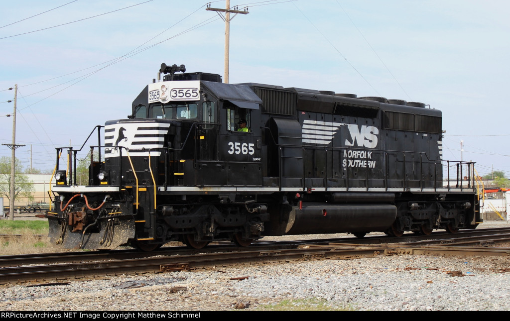 NS SD40-2 Moving Around